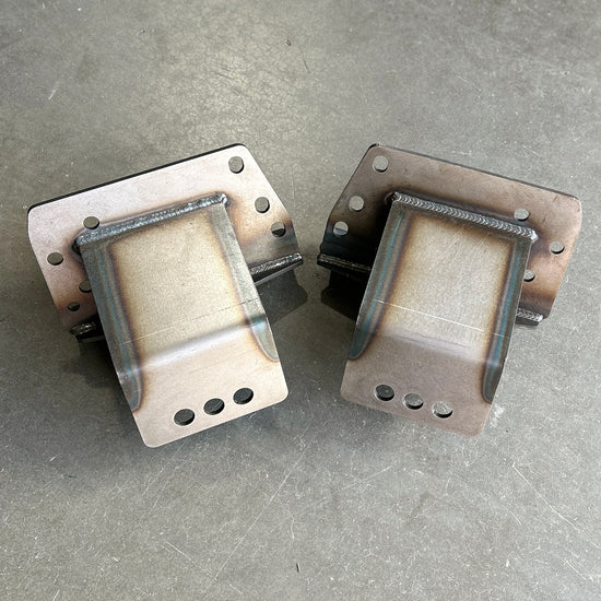 08+ Rear Leaf Spring Hanger Kit with Shackles – Blowing Diesel Designs