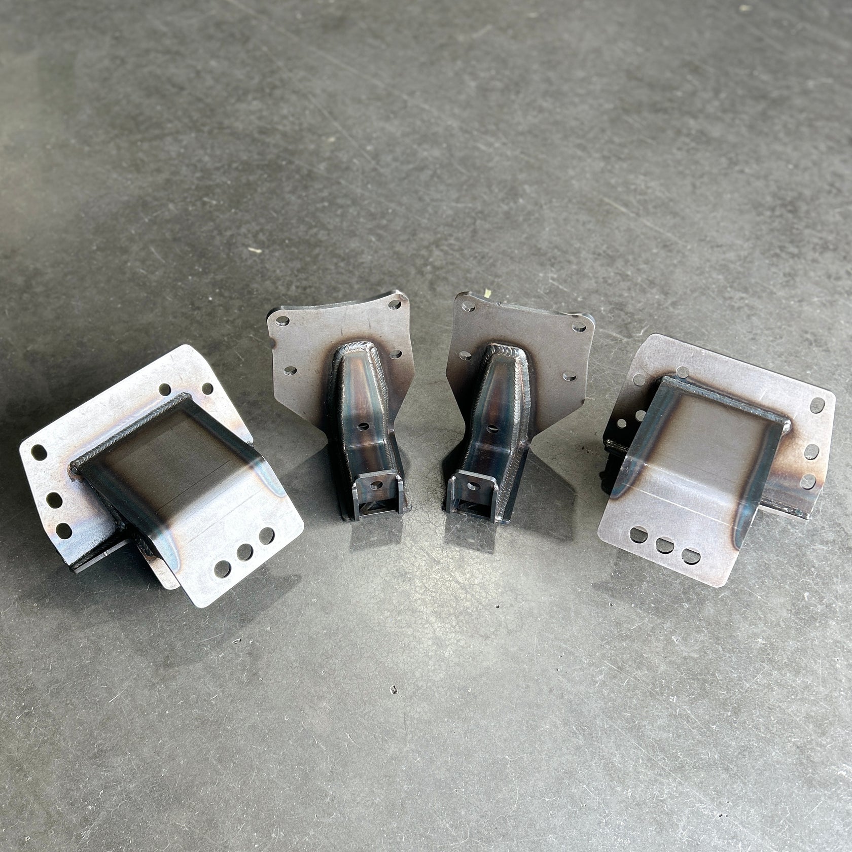 08+ Rear Leaf Spring Hanger Kit with Shackles – Blowing Diesel Designs