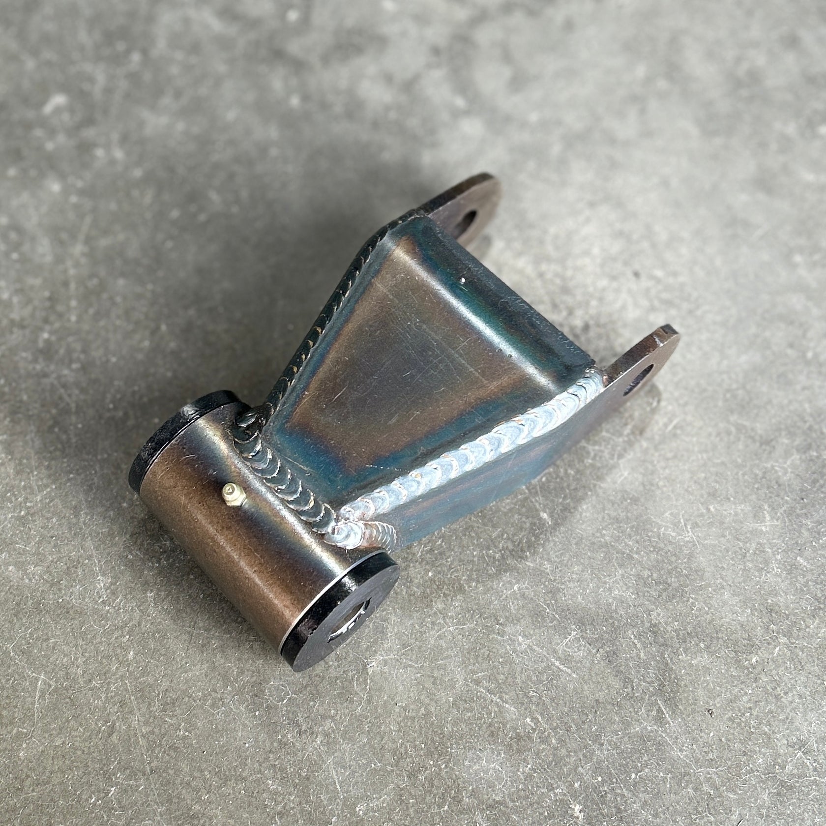 08+ Rear Leaf Spring Hanger Kit with Shackles – Blowing Diesel Designs